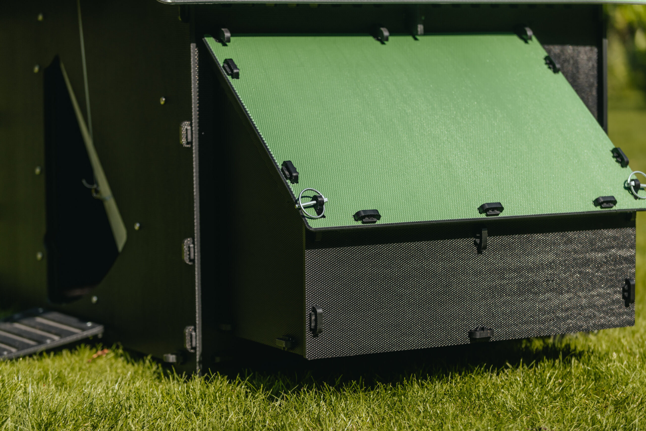 Large Ground Coop by Nestera – Chickens to Your Door